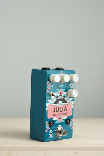 Walrus Audio Julia V2 Chorus/Vibrato Santa Fe – STOMPBOX SUPPLY